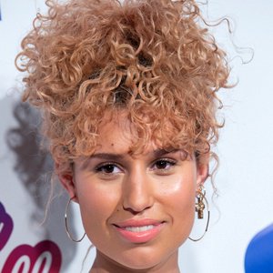 RAYE Age, Height, Weight, Birthday - AgeCalculator.Me